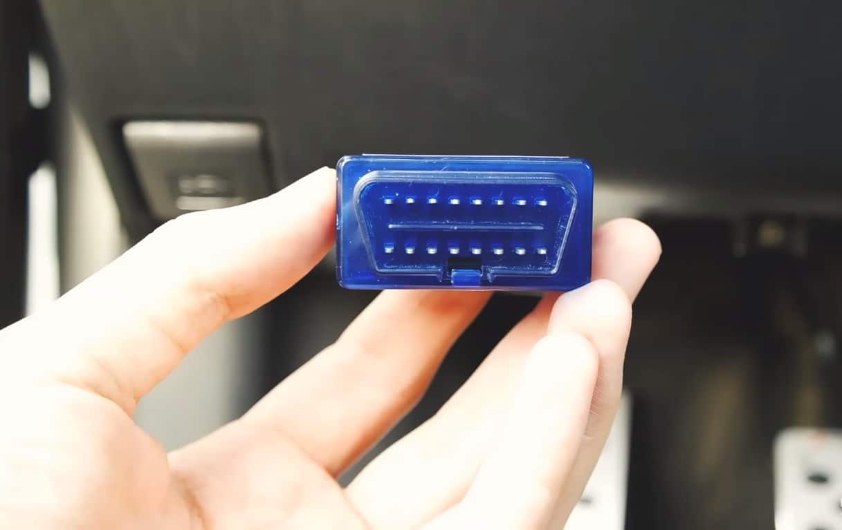 How To Use OBD2 Scanners (Simple Steps with Pro Tips and Pictures)